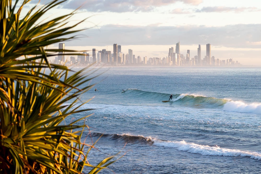 Gold Coast surfer – Riptide Prints